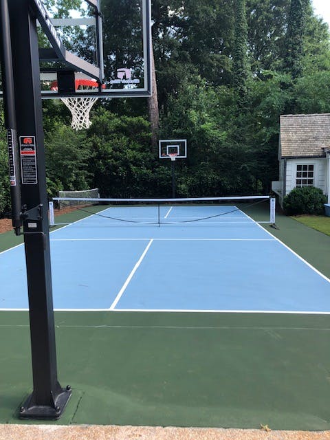 Xây sân bóng rổ - pickleball cao cấp 9 lớp sơn có 10% Hạt Cao Su ...