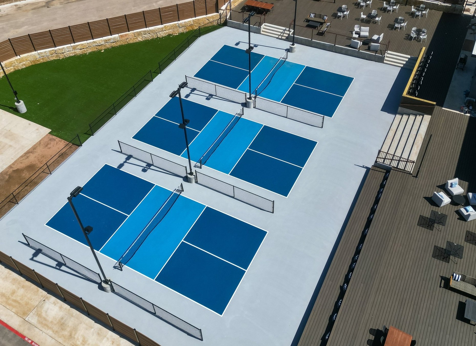 Sửa VŨNG đọng, TRƠN, MÒN giày sân pickleball 2 lớp sơn USA DECOTURF nền ...